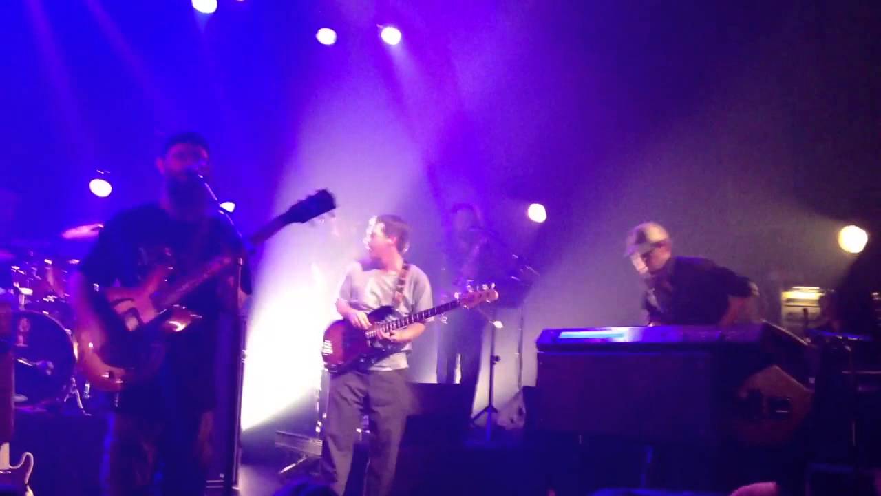 groundation glory to the kings live - YouTube