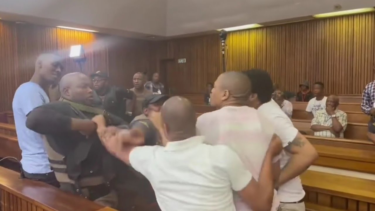 New Trending video kuqhume isibhakela phakathi enkantolo ecaleni ...