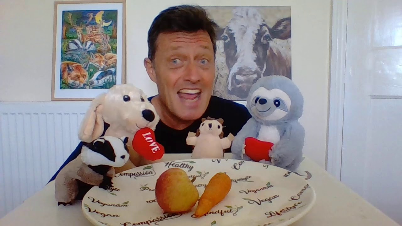 Mike Kelson and friends (Vegfest online comedy) - YouTube