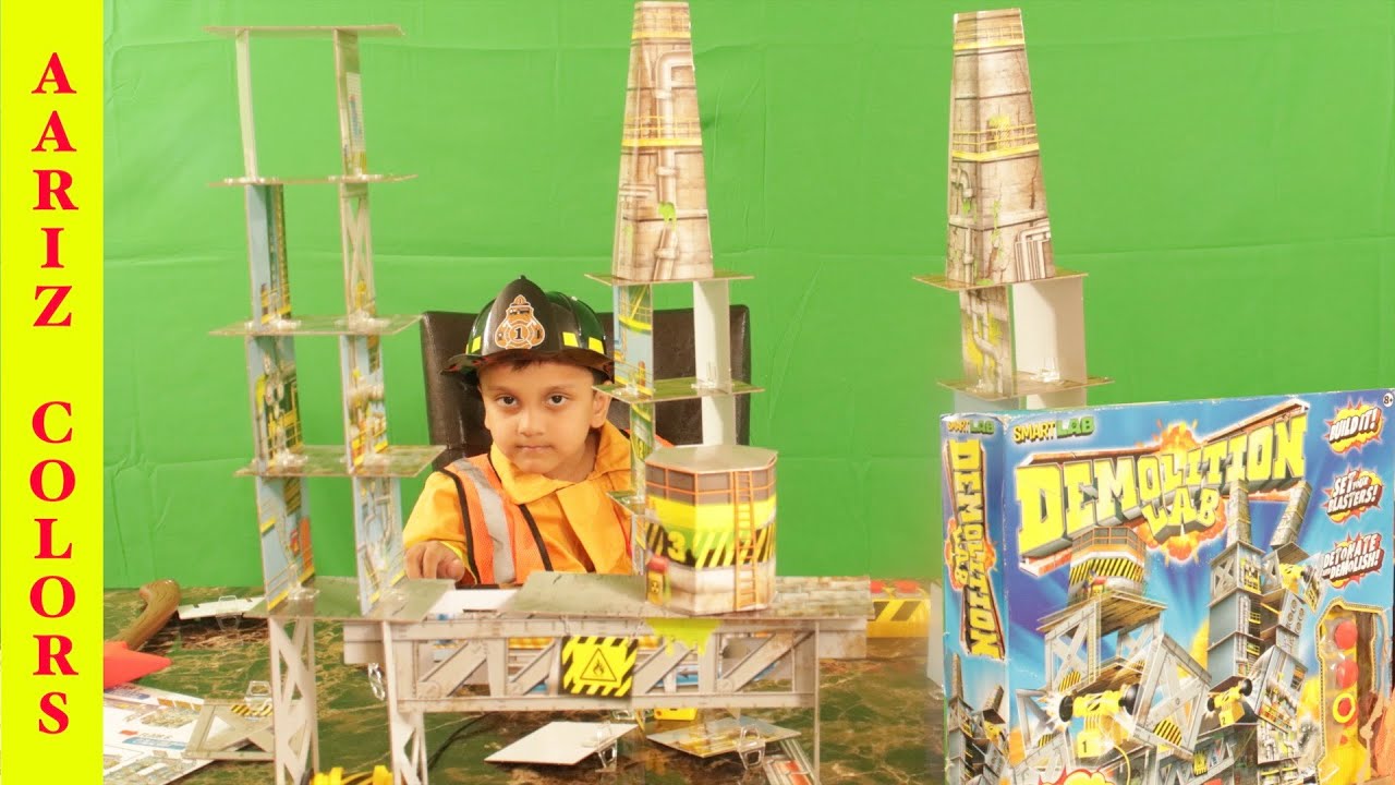 Aariz plays Demolition Lab Triple Blast Warehouse Toys | SmartLab Toys ...
