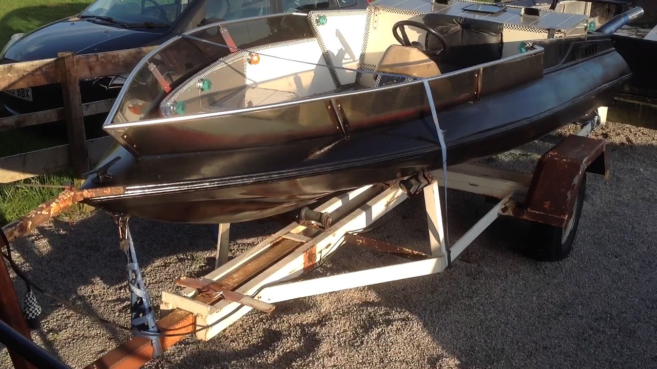 James Bond Sims super v jet boat v6 hot rod uk - YouTube