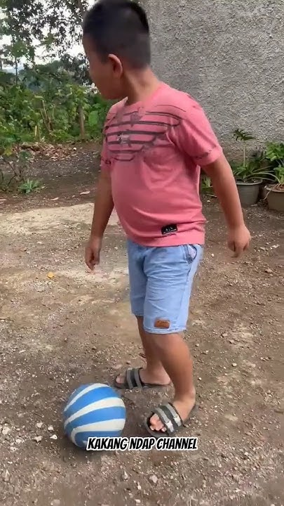 Bocil Tendang Bola Malah Kena CAN MACANAN Auto Dikejar - YouTube