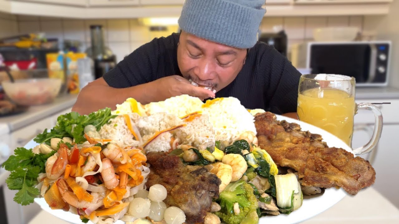 BANDEHADO MUKBANG! GIANT FRIED PORK CHOP! KINILAW SPICY THAI NOODLE ...