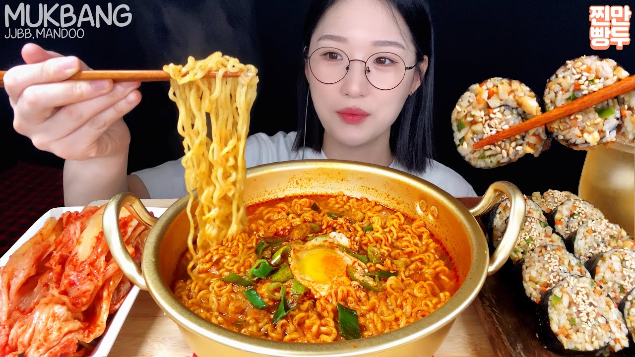 🔥🍜얼큰한 틈새라면에 땡초어묵김밥🌶️ 먹방 (ft.김장김치) Spicy Ramen & Gimbap /REAL SOUND ...