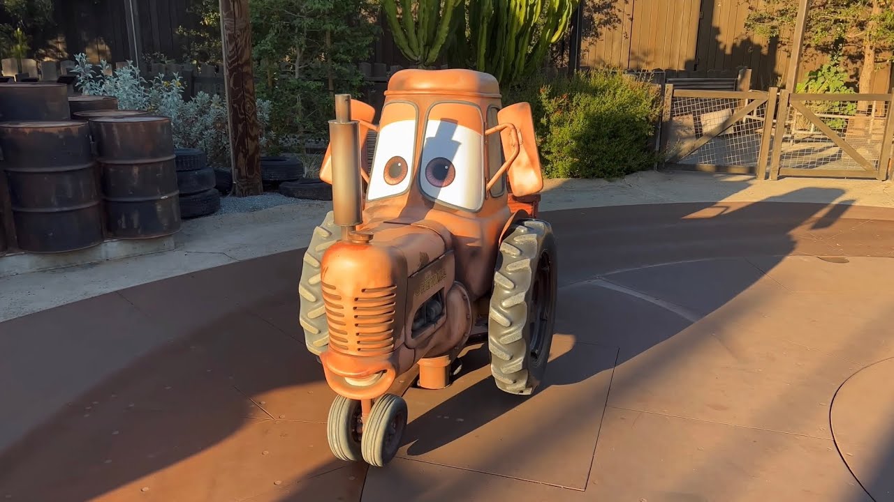 Oggie Boogie Bash California Adventure 2022 - Mater’s Graveyard ...