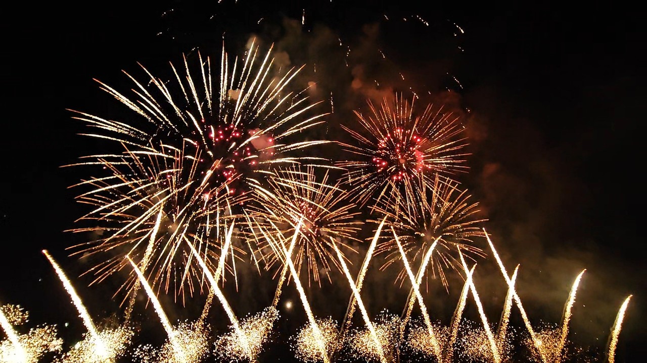 A Night full of Stars - Komodo Fireworks (UK) @ International Fireworks ...