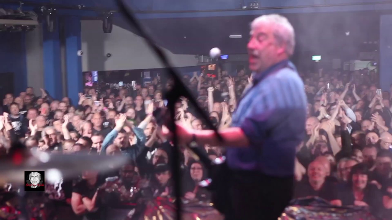 The Macc Lads - sweaty Betty - Live At Leeds - YouTube