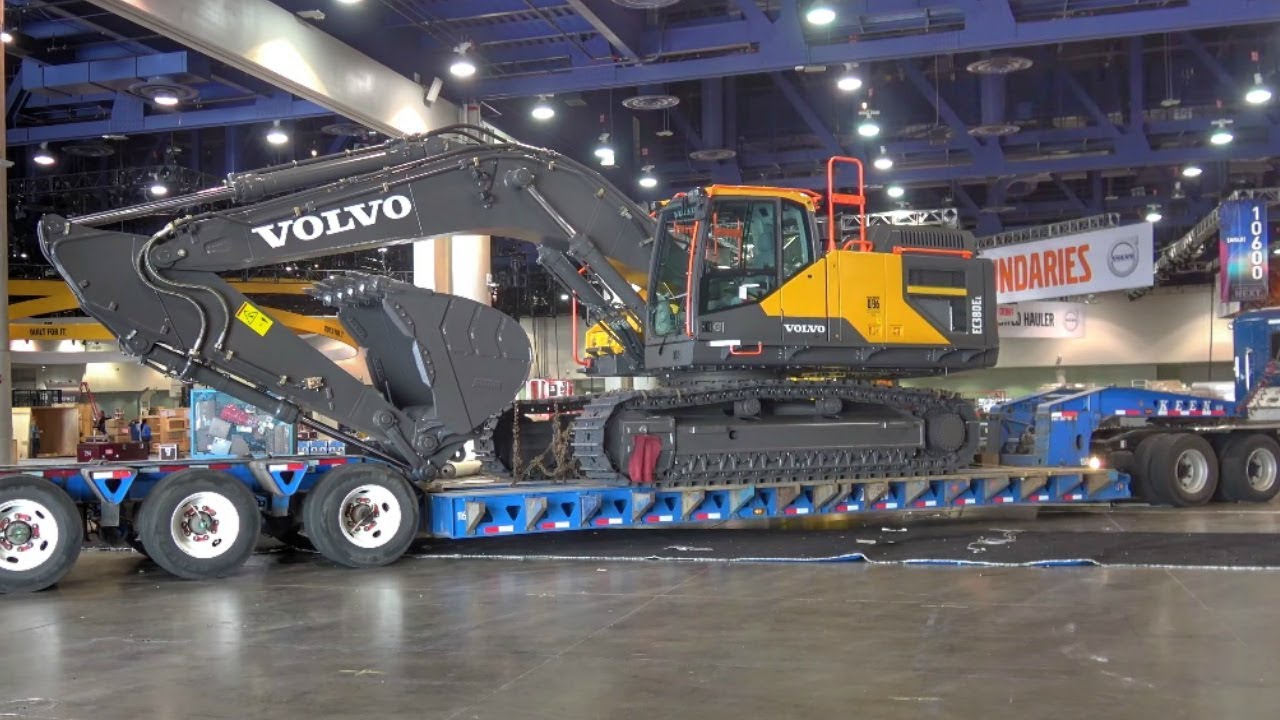 Volvo EC380L excavator moving out of Conexpo 2017 - YouTube