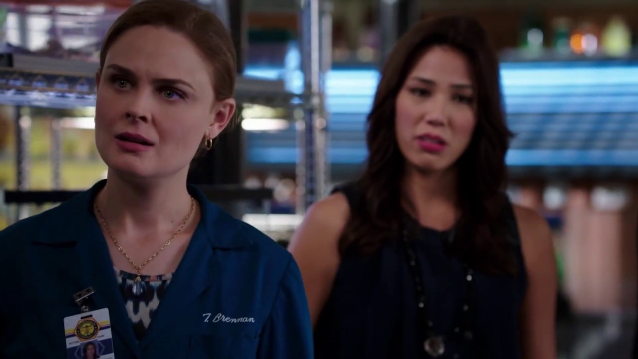 Bones - Angela y Hodgins (10x01) - YouTube