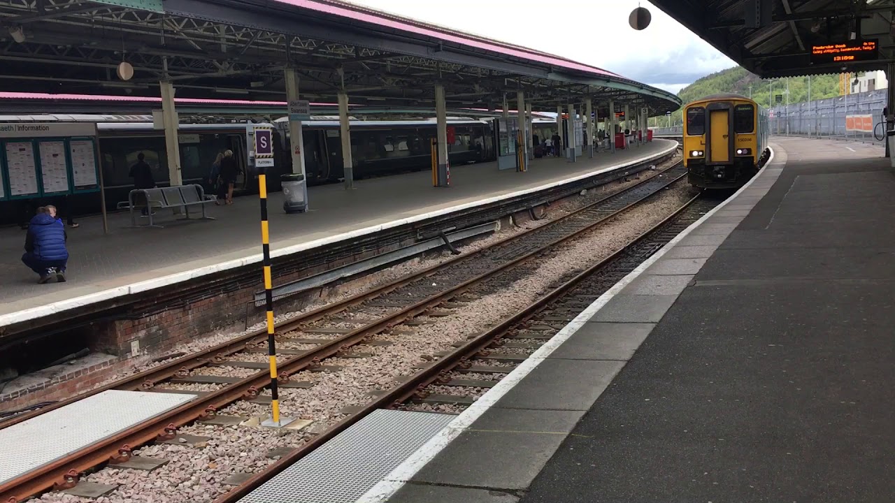 Class 150 256 at Swansea 2019 - YouTube