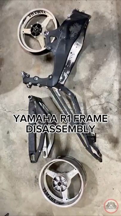 Yamaha R1 Frame Disassembly. Frame is HIDEOUS - YouTube