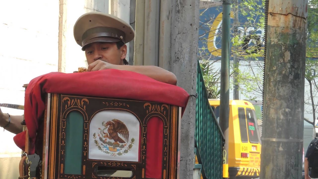 Cilindreros.. tradicion que se va perdiendo. - YouTube