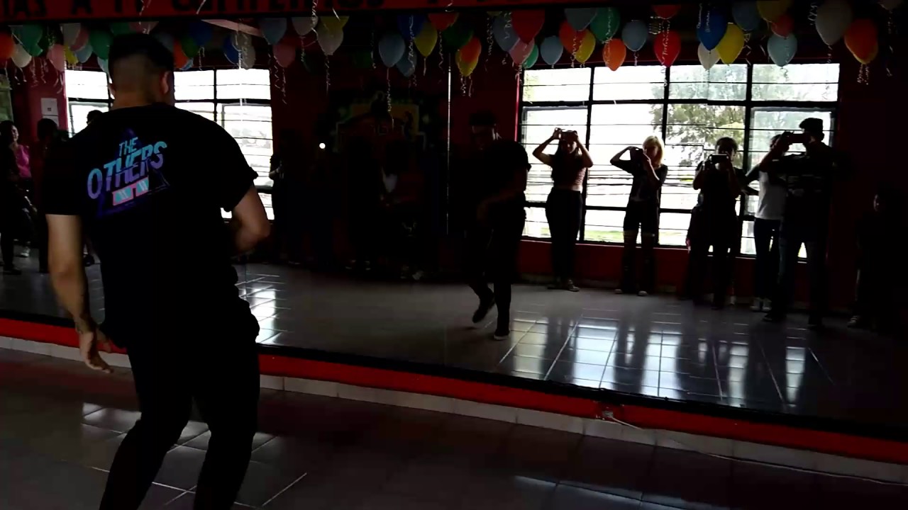 Uriel Sabàs en Studio Maury Dance - YouTube