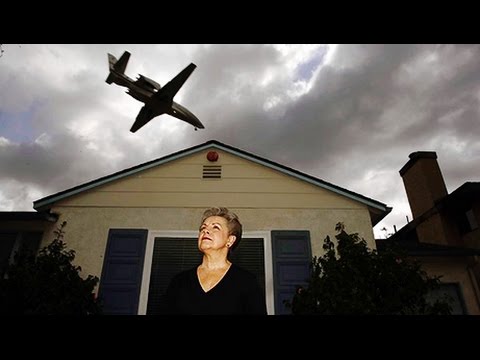 Virginia tells of hurricanes from jets at Santa Monica Airport