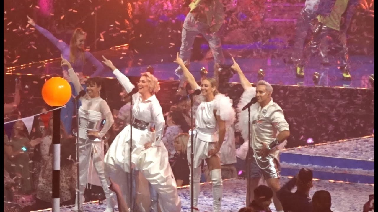 Steps @ AO Arena, Manchester - Megamix - One For Sorrow / What the ...