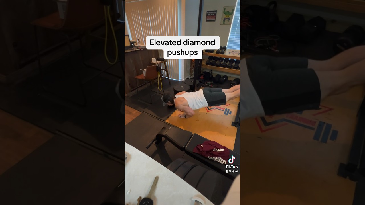 How to do elevated diamond pushups - YouTube