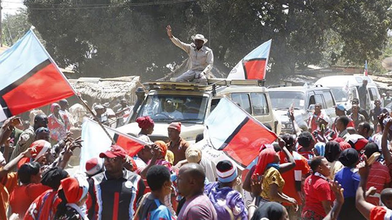 SALUM MWALIMU ALIVYOMPIGIA KAMPENI ADO SHAIBU WA ACT-WAZALENDO - YouTube