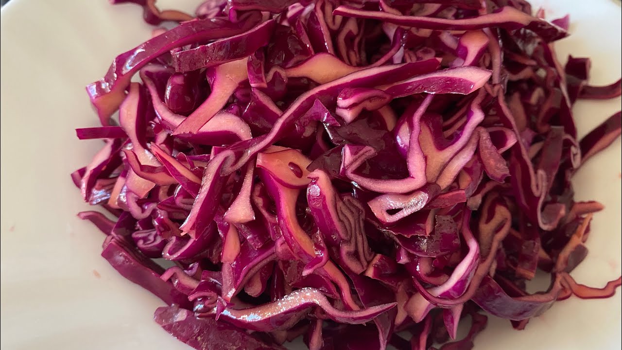 Sallat me laker te kuqe duhet ta provoni patjeter👌🏻🤤//Red Cabbage Salad ...