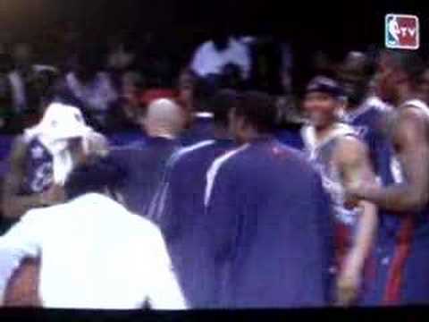 Gilbert Arenas Between the Legs Dunk - YouTube