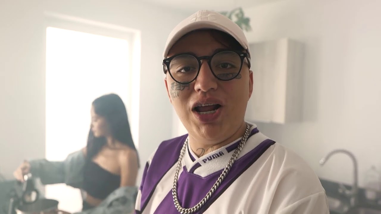 Dani Flow Un Porro (Video Oficial) - YouTube