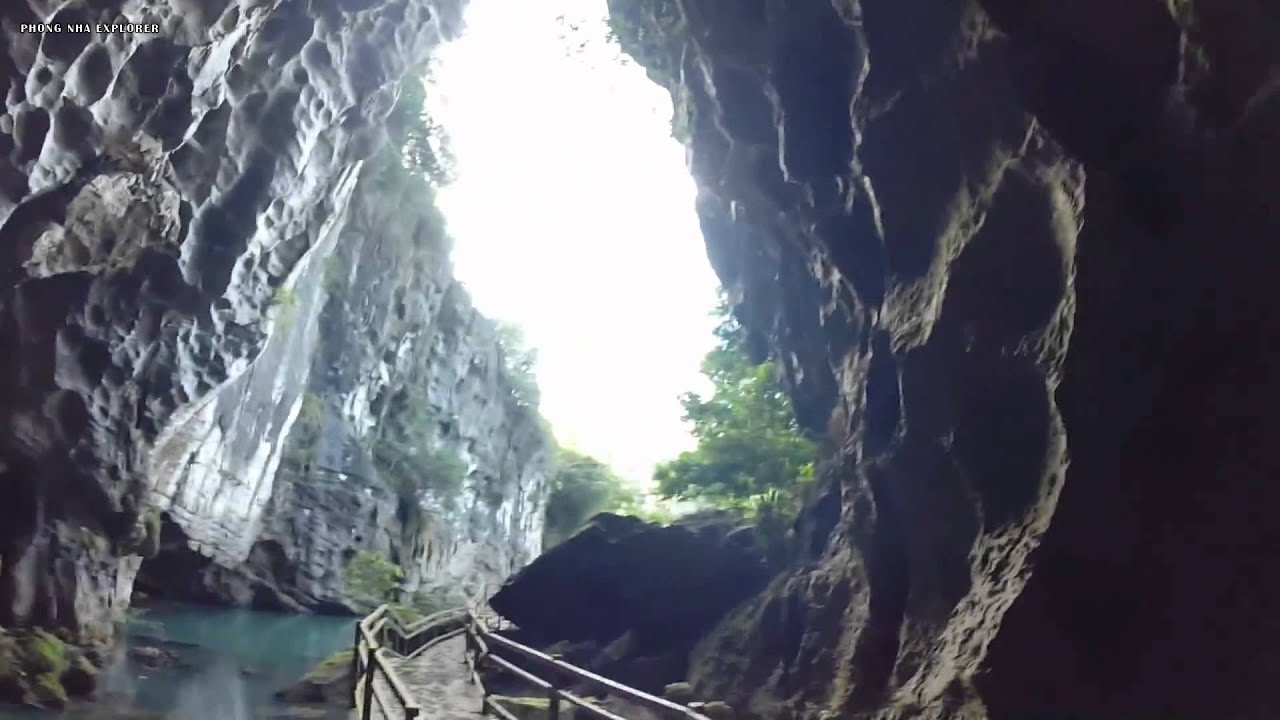 Song Chay Hang Toi - Chay River And Dark Cave In Vietnam - YouTube