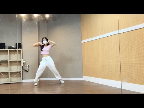 BAE HYOLYN 효린 ( MELLY choreography ) Dance Cover 댄스 커버 - YouTube