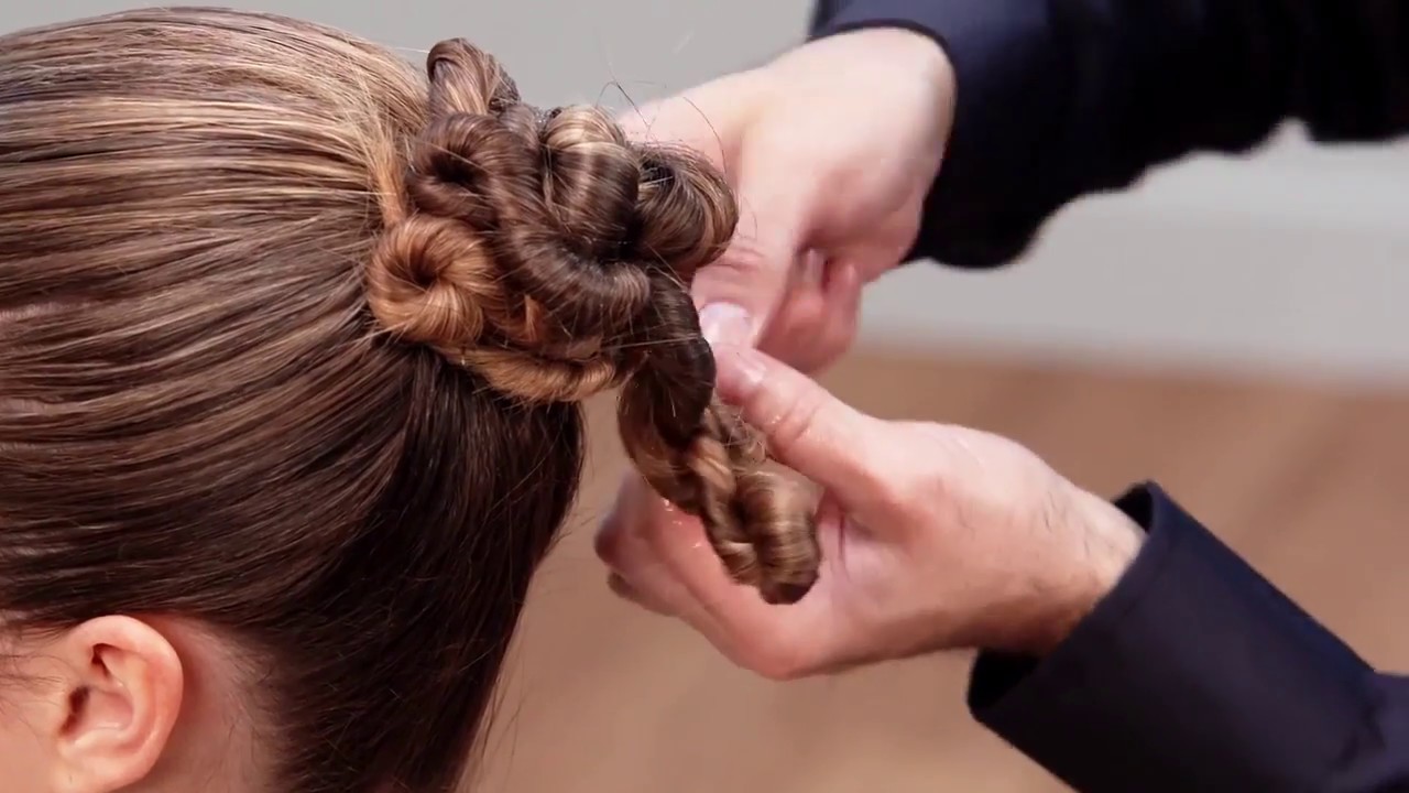 Chignon de danseuse torsadé avec Stéphane Lancien - YouTube