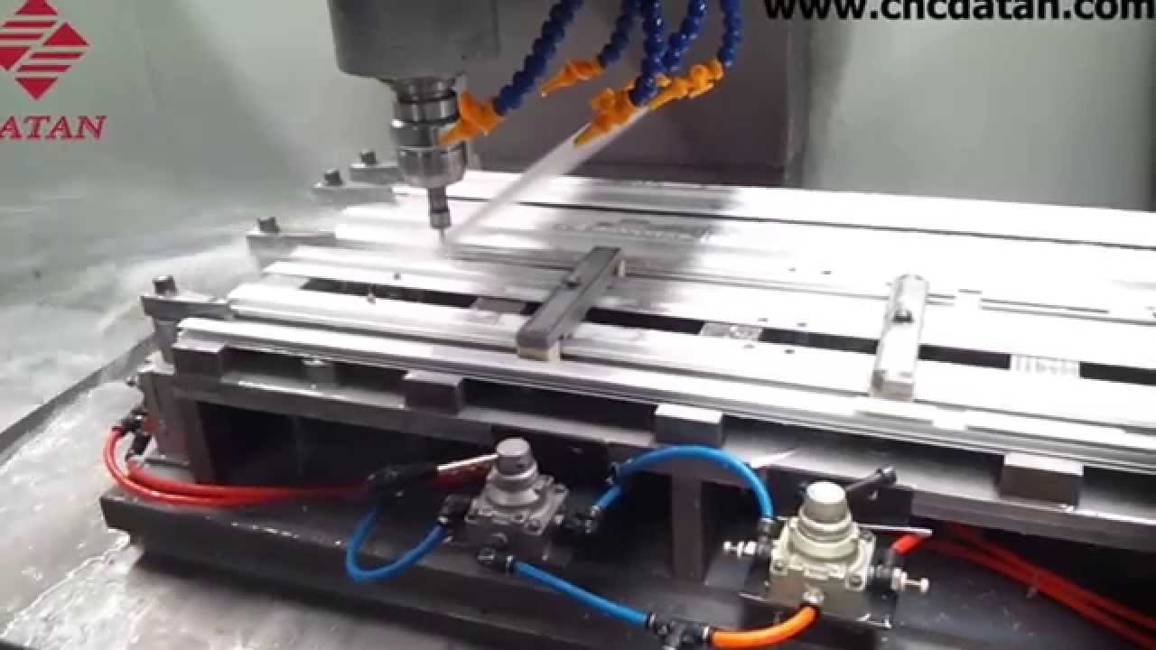 Datan CNC VMC ME850 - YouTube