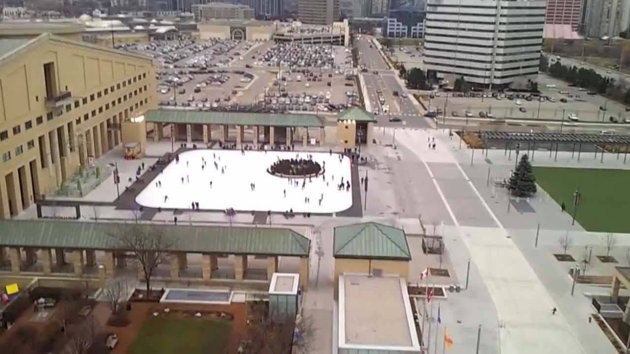 Celebration Square skating Rink Mississauga - YouTube