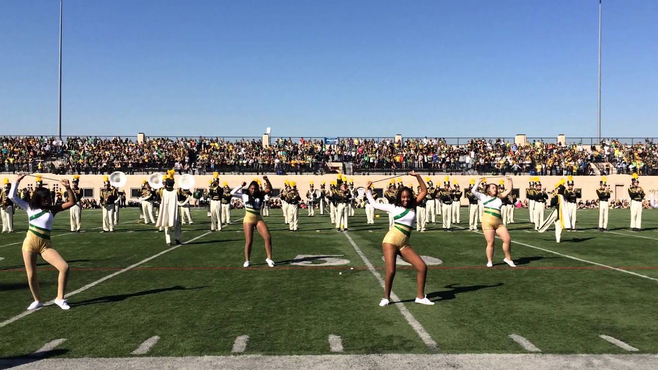 Lane Tech Majorettes Pep Rally 2014 - Happy - YouTube