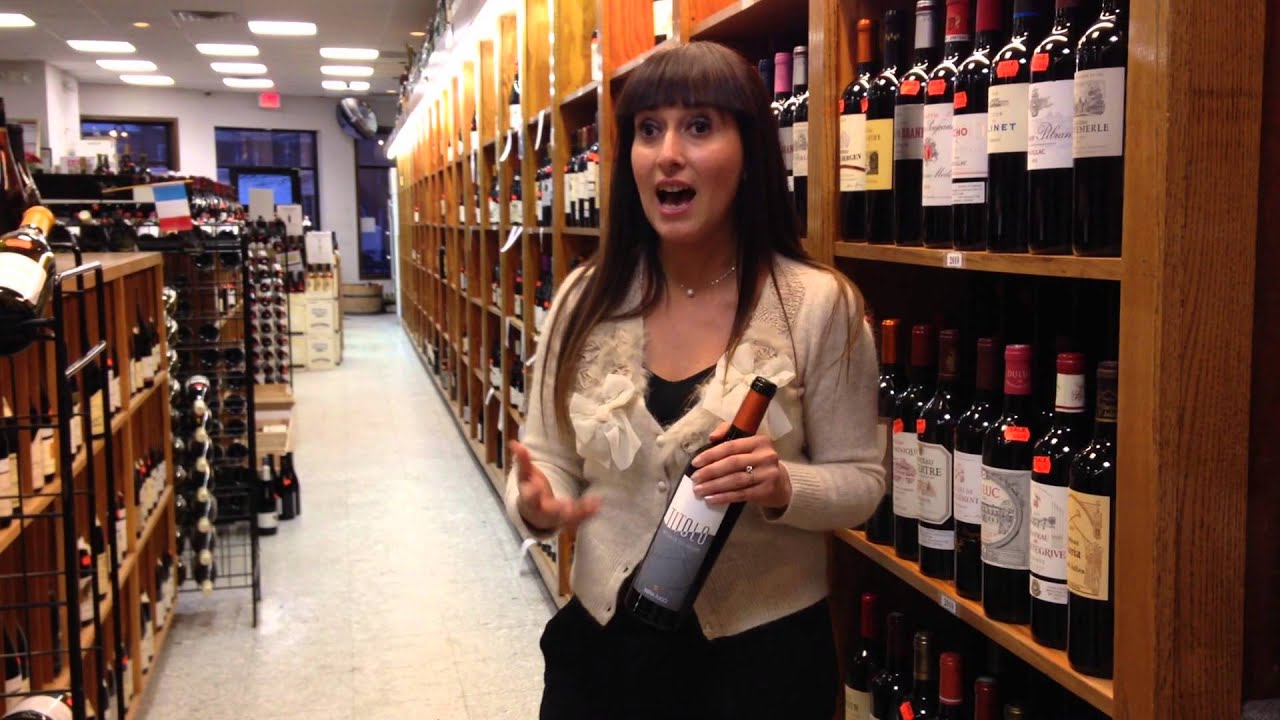 Elena Fucci Talks about her 2011 Titolo Aglianico del Vulture - YouTube