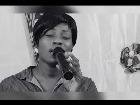 La chantre Inès de la Miséricorde nous parle... - YouTube