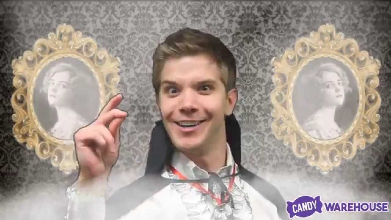 SPOOKY Halloween Candy FREAK SHOW - YouTube