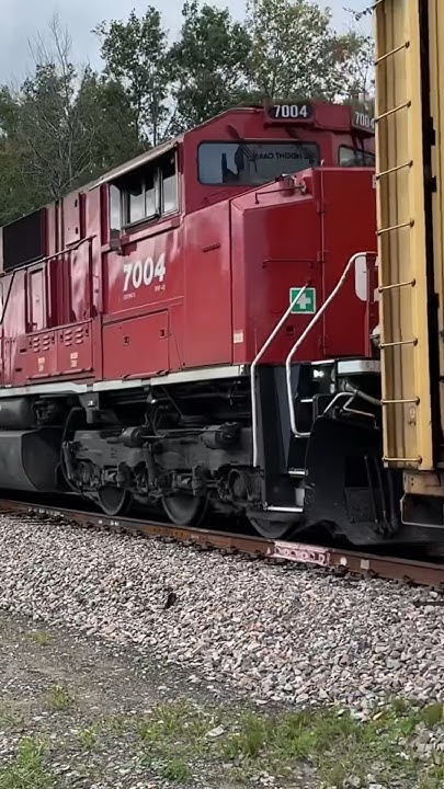 EMD SD70ACu CP 7004 REAR DPU #shorts - YouTube