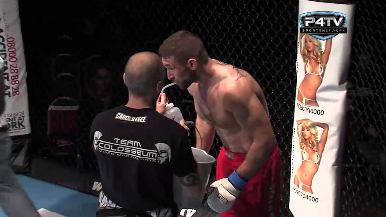 AFC 10 Michael Younis v Andrew Clamp - YouTube