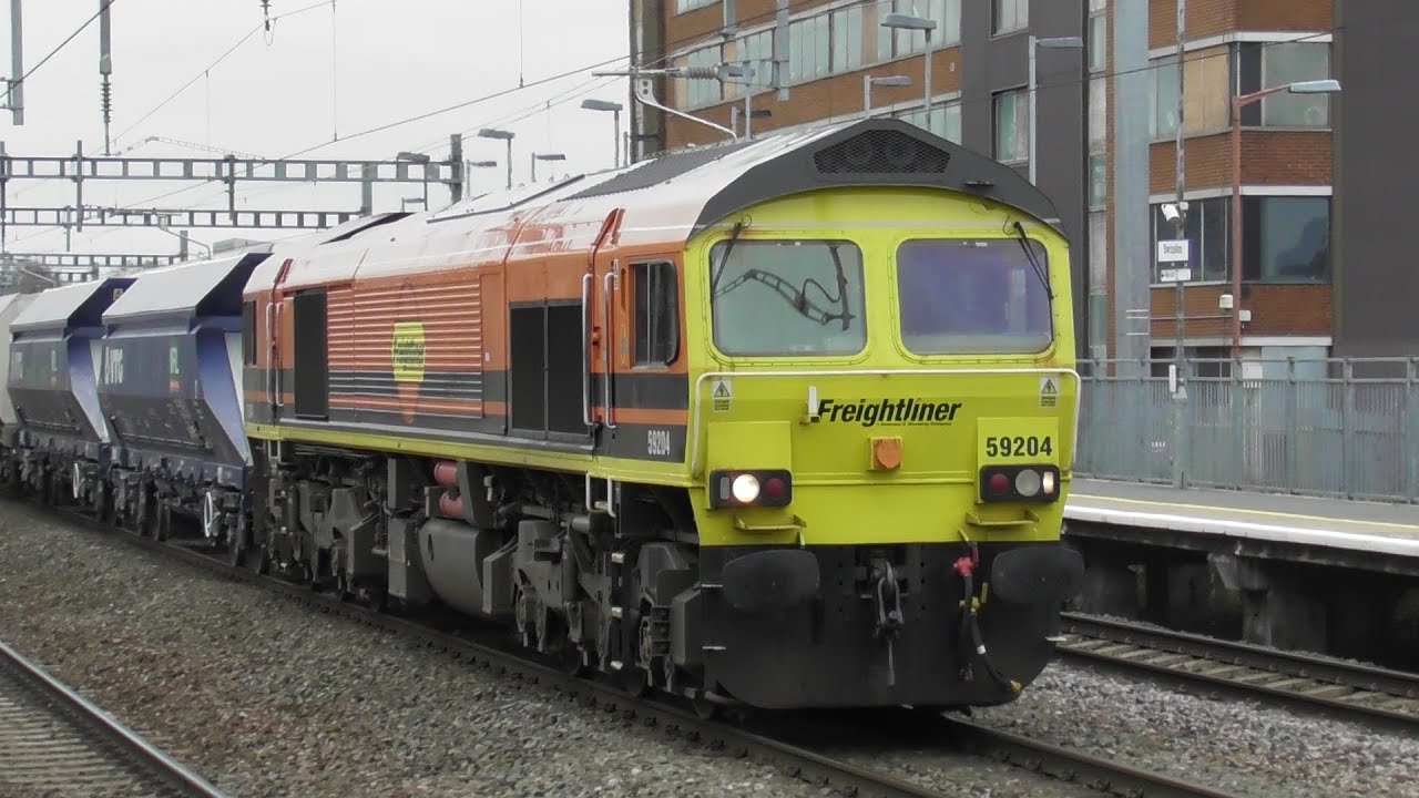 Freight trains at Swindon 11th December 2024. - YouTube
