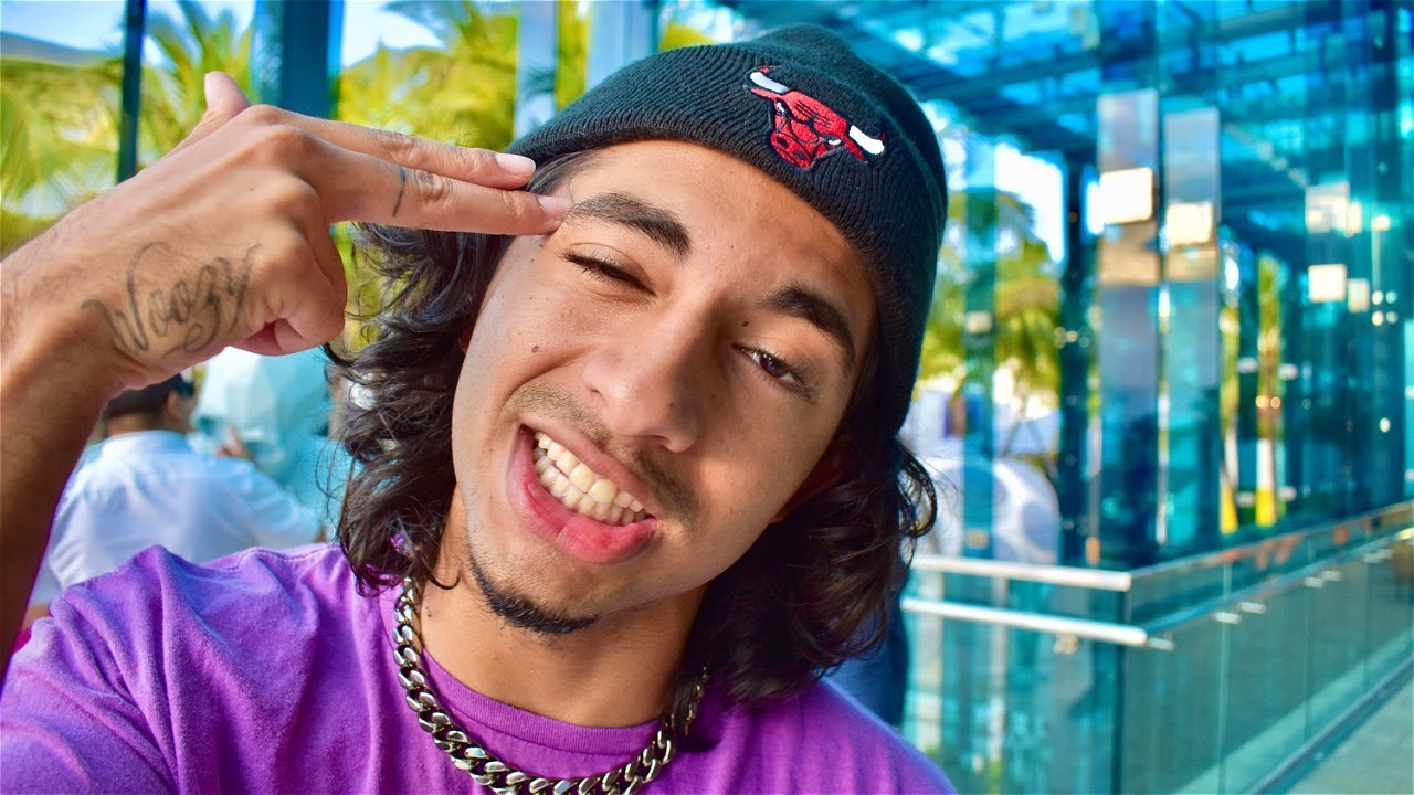 Woozy - Bad News [Official Music Video] - YouTube