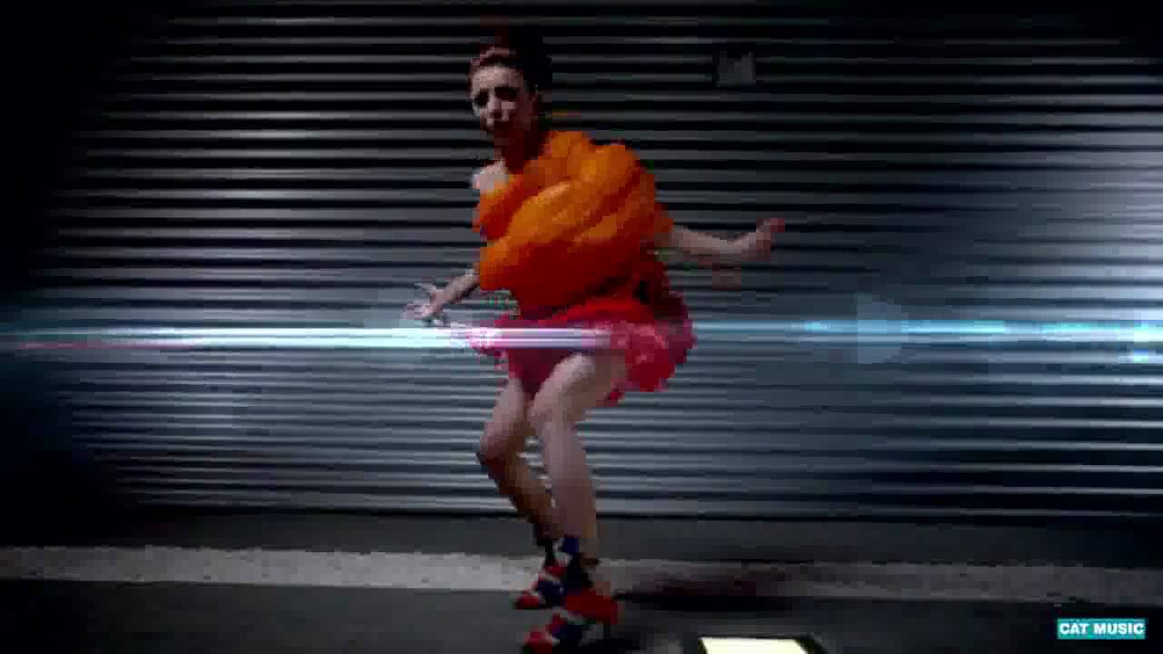 Elena-Disko romancing - YouTube