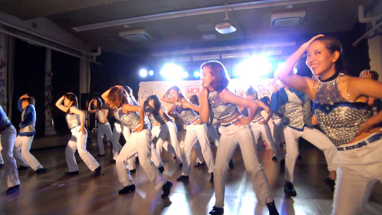 Dance crew es 三田祭 -est 2013 【Punking -11月21日 教室公演-】 - YouTube
