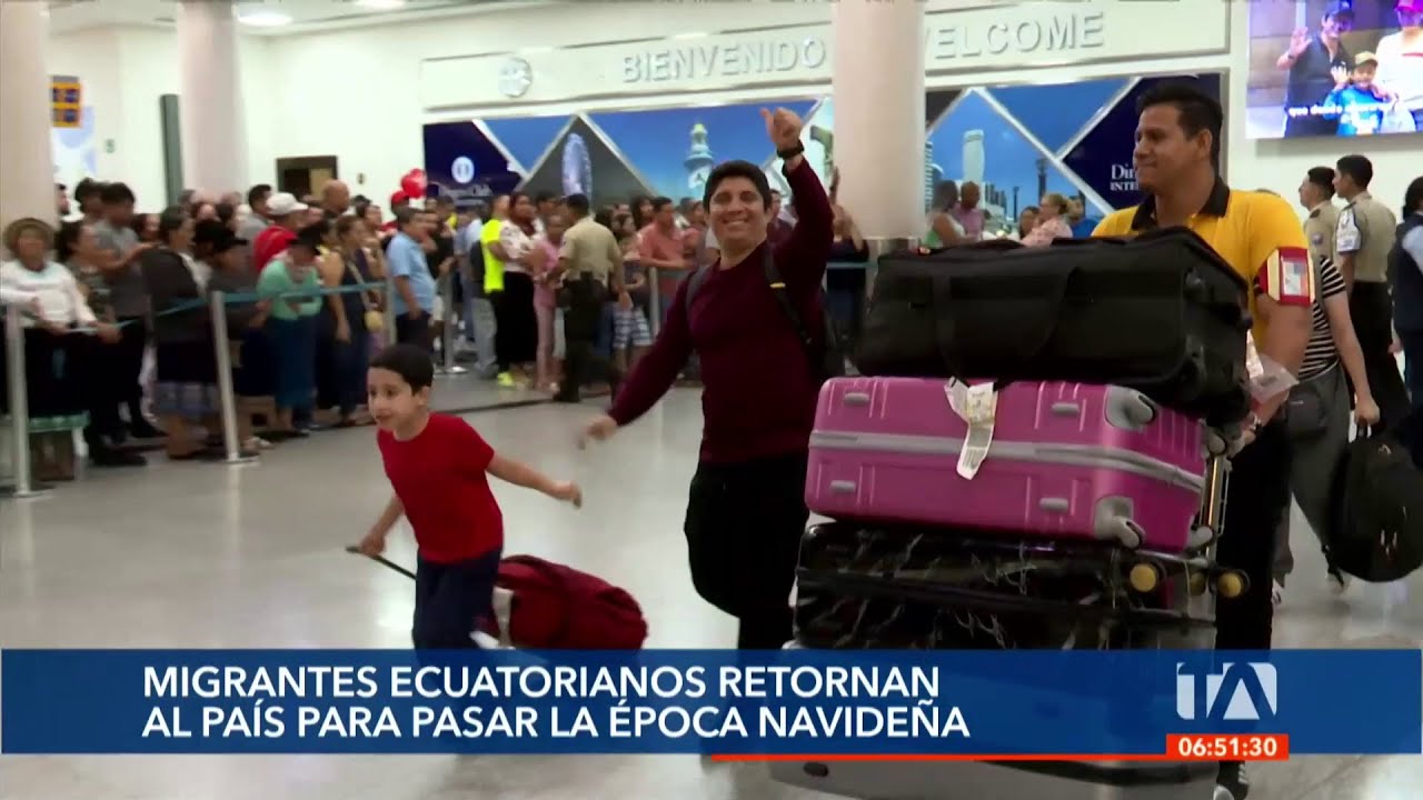 Migrantes ecuatorianos llegan a Ecuador para pasar la temporada ...