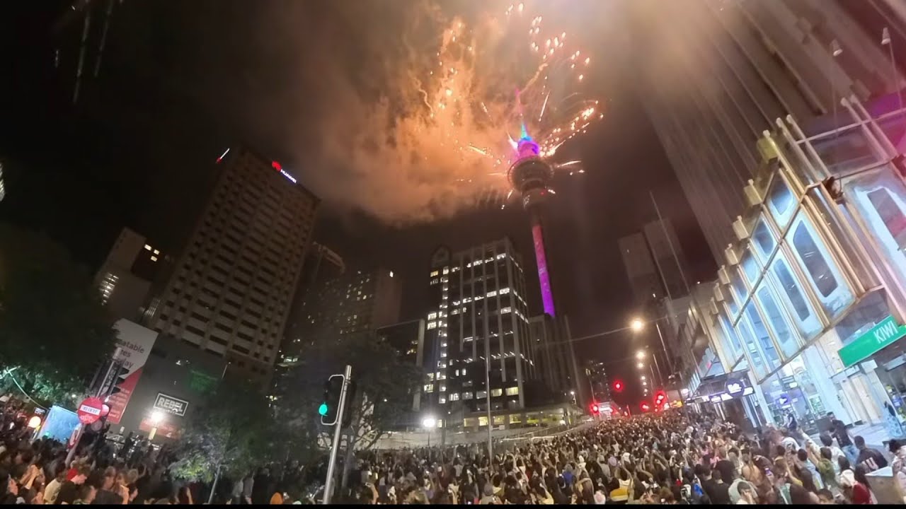 WALK TOUR ON AUCKLAND'S NEW YEAR COUNTDOWN - YouTube