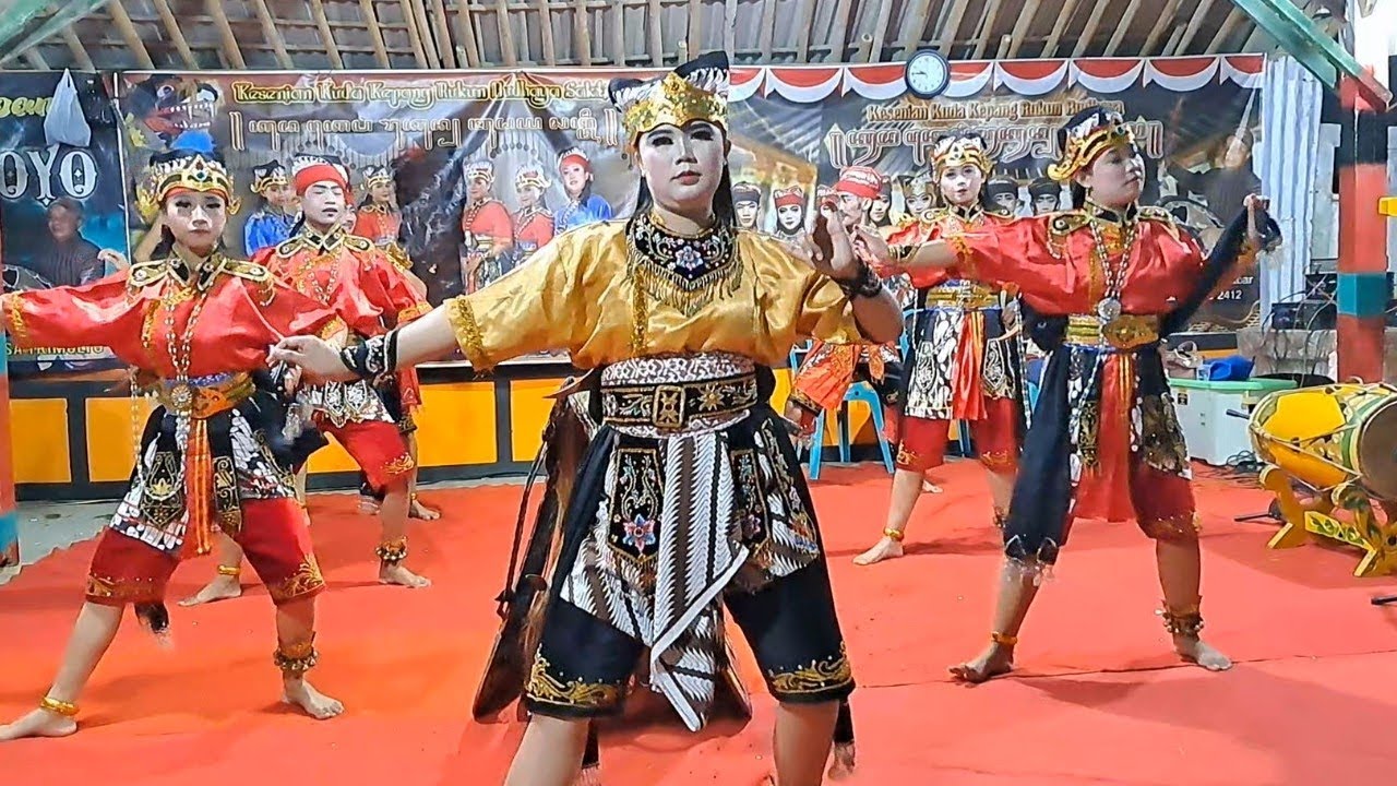 TARI MASAL DEWI RATEH Kuda Kepang Rukun budoyo Sakti ! Kalisat - YouTube