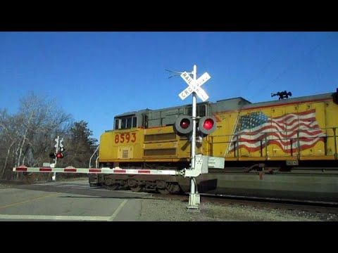 UP 8593 South MITPS Filmed South Of Dundas MN Awesome Extra Horns!! (4-7-2023) - YouTube