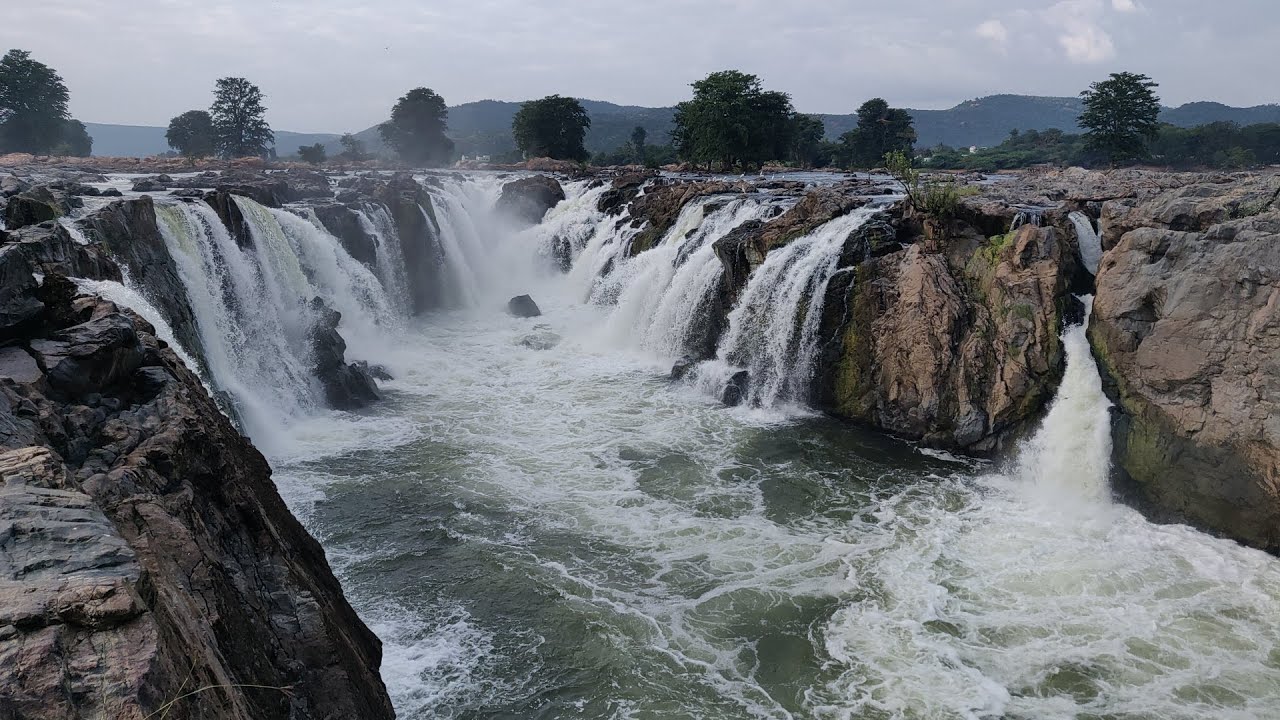 Hogenekkal Waterfalls Overview in HD - YouTube