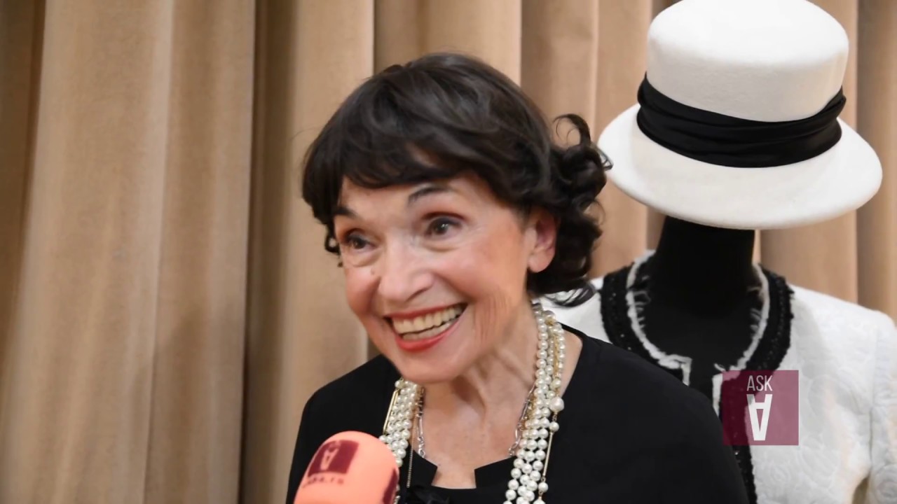 Rada Djuricin i Vjera Mujovic kao Koko Sanel (Coco Chanel) - YouTube