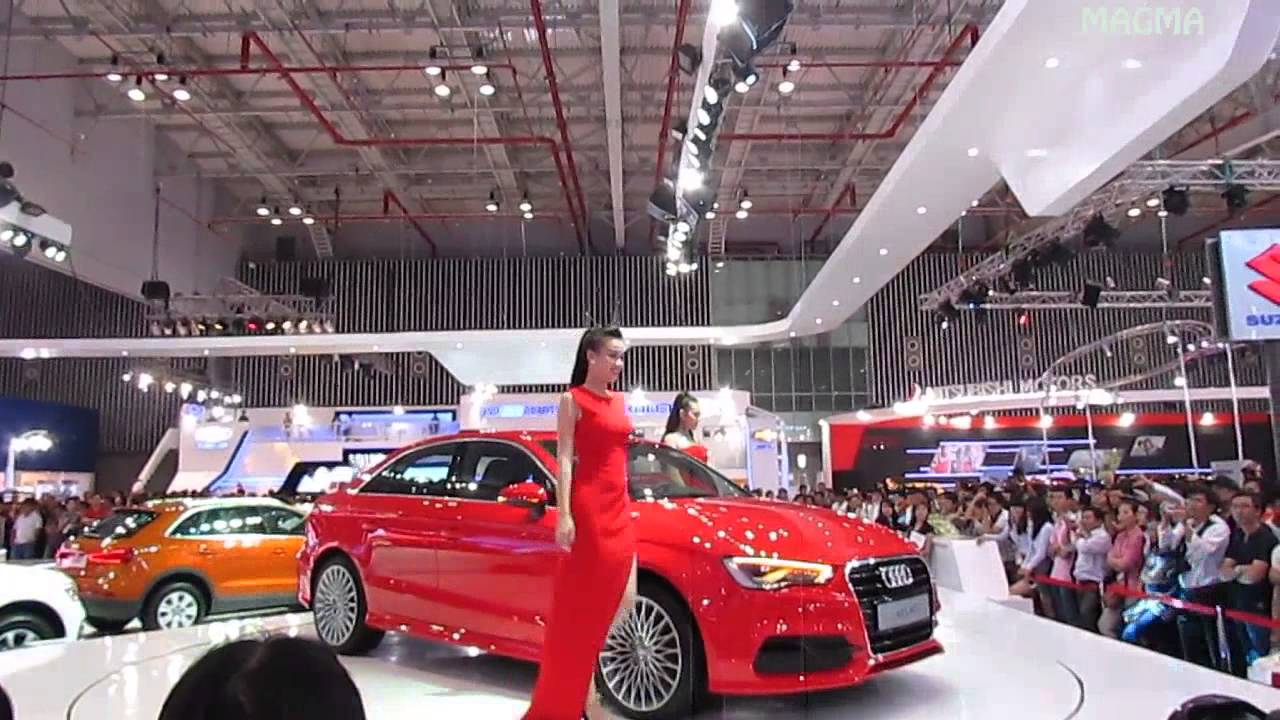 Vietnam Motor Show 2013 - Biểu Diễn Audi Models - YouTube