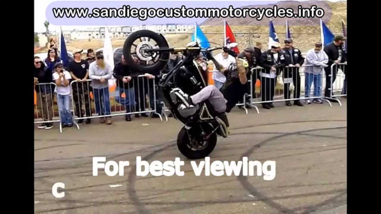 Harley stunt riders - YouTube