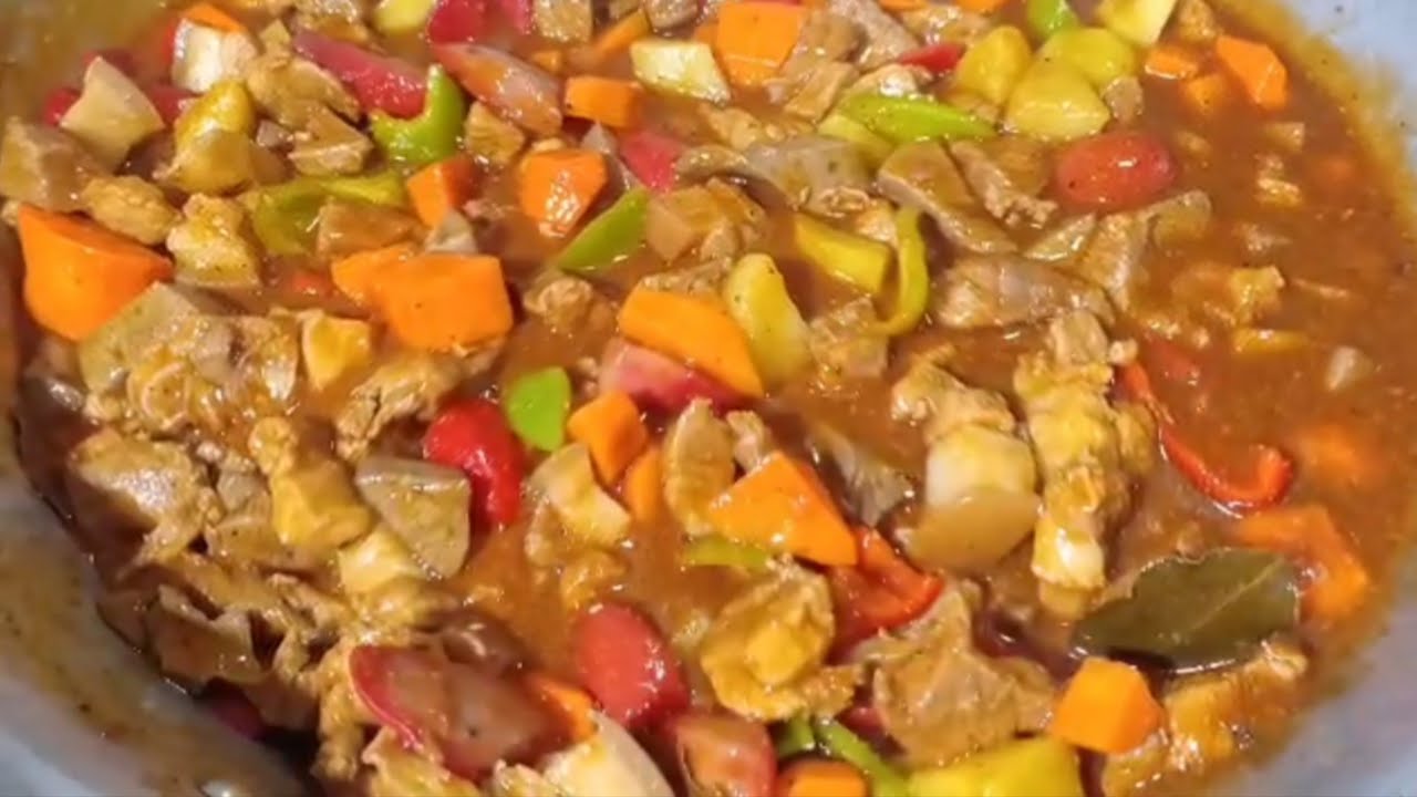 Pork Menudo (Filipino Style) | Patok pang handa ngayong Bermonths | How ...