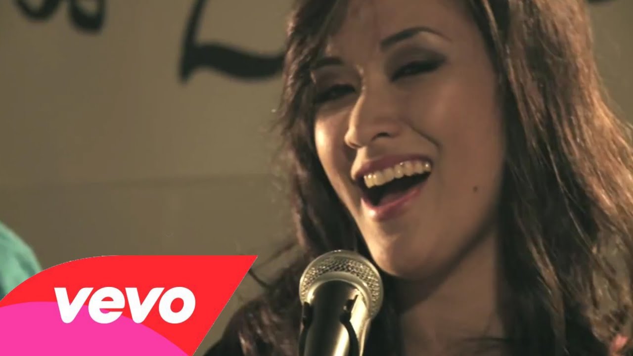 ស្វារាំមុនឃីស Sva Rom Monkiss - Laura Mam by KhmerVEVO - YouTube