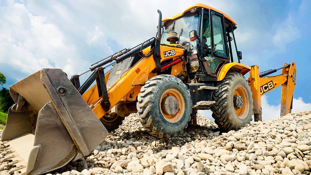 BIG New JCB 3DX Bringing The Stone To Site....\\New Video - YouTube